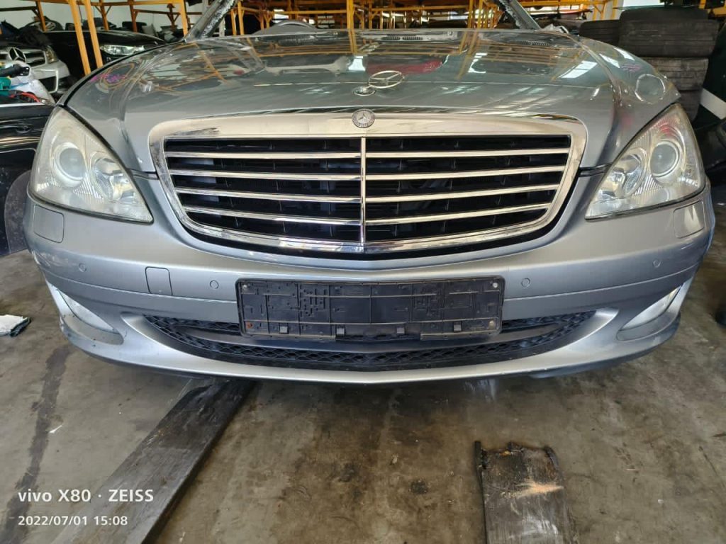 BENZ W221 350 HALF CUT - Sunny Courtyard