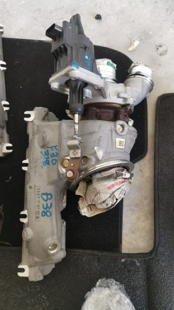 BMW F30LCI 330E B48 ,318I B38 TURBO - Sunny Courtyard